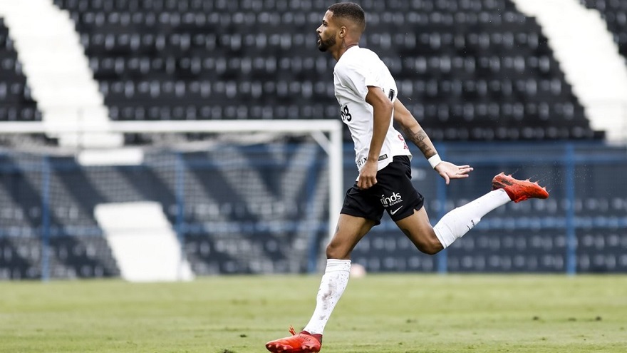 Completando 21 anos, Vitinho sonha em ser ídolo da Fiel: 'Já fui ...