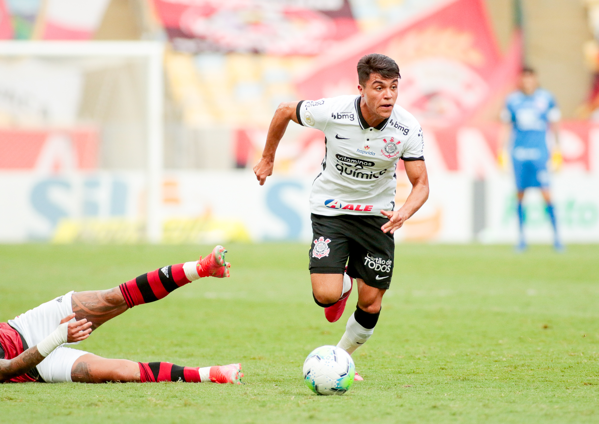 Roni volta a ser titular do Corinthians após 15 rodadas do Brasileirão