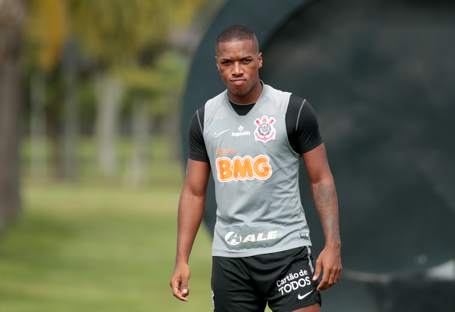 Volante do Corinthians, Xavier completa 21 anos nesta terça