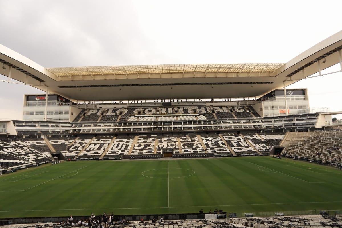Torcida do Corinthians prepara mosaico 360º para o Derby; veja fotos