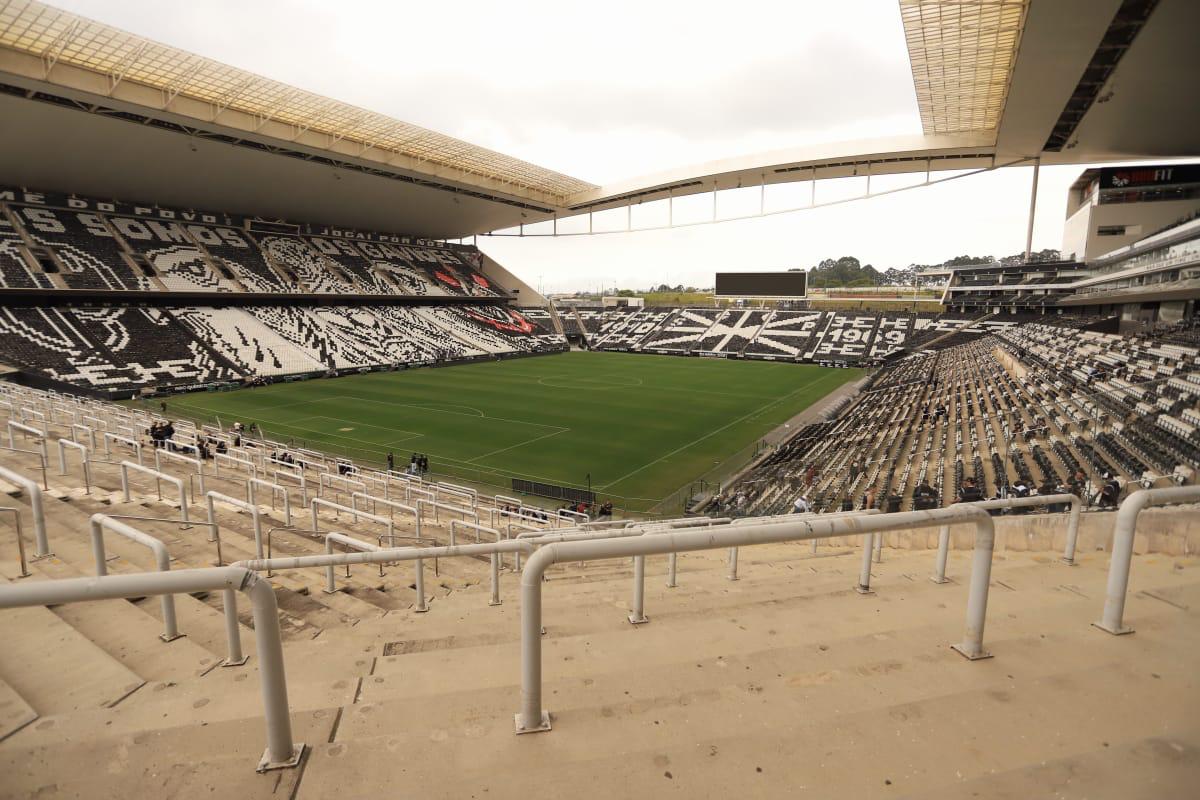Torcida do Corinthians prepara mosaico 360º para o Derby; veja fotos