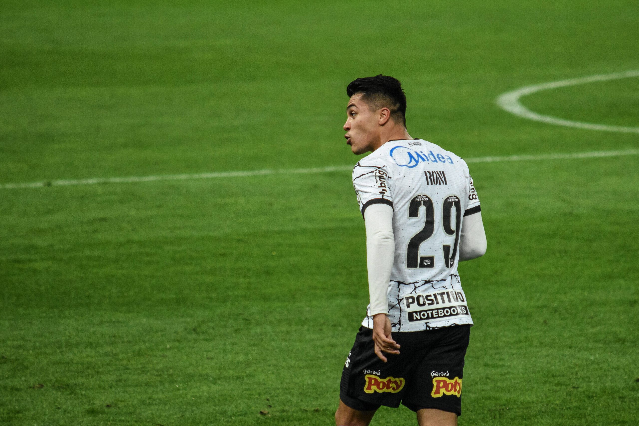 No Brasileirão, Roni lidera estatística de desarmes no campo ofensivo