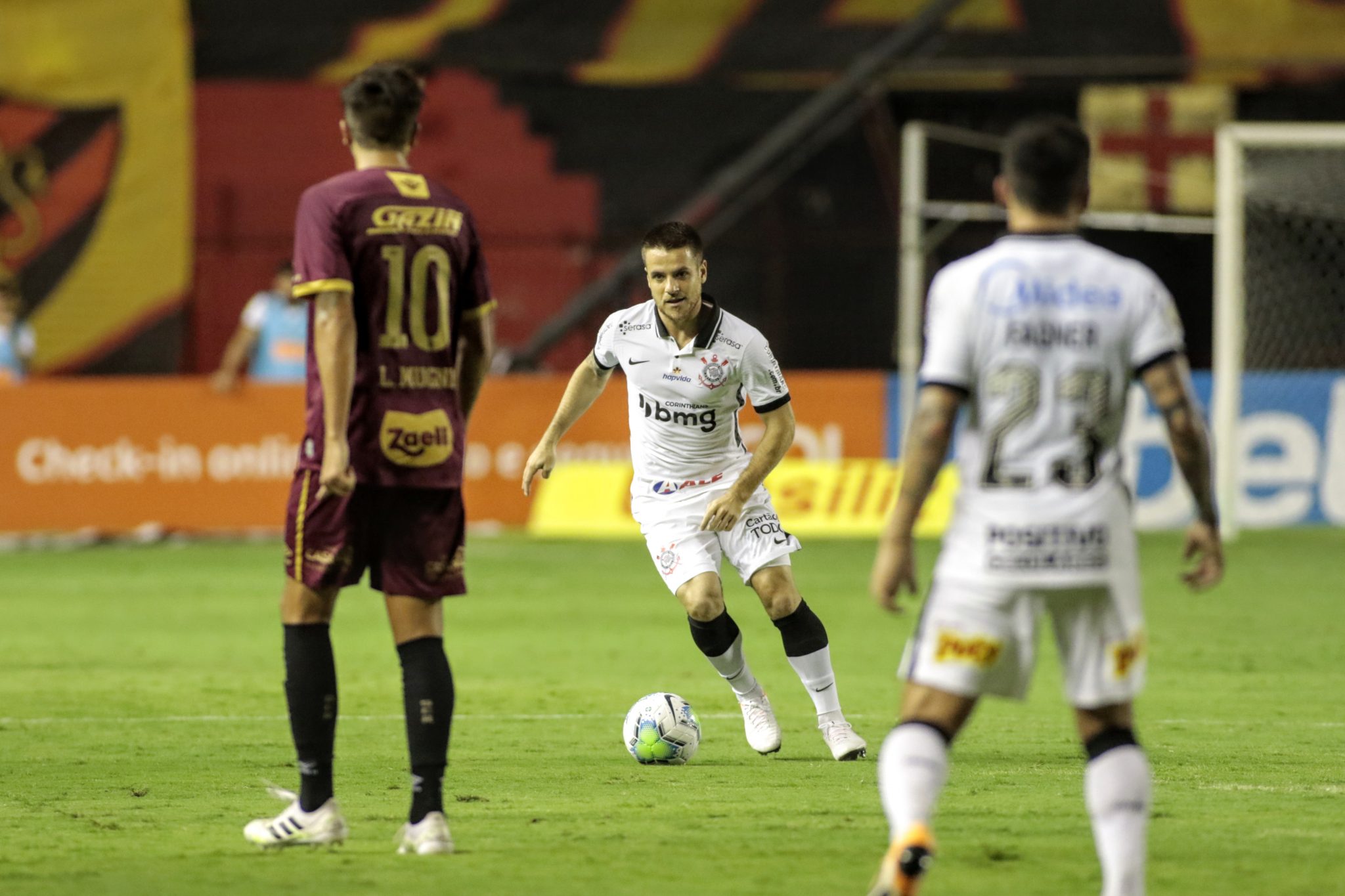 Saiba onde assistir ao duelo entre Corinthians e Sport nesta quinta
