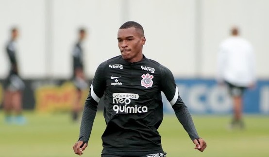 Matheus Alexandre espera por oportunidade no Corinthians