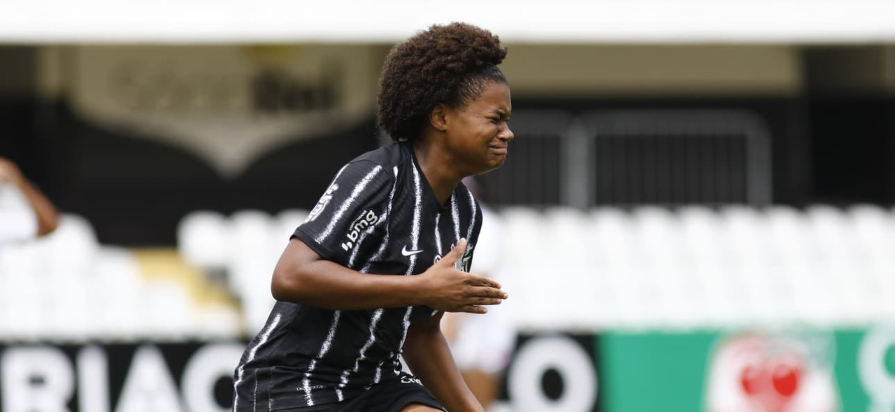 Mylena dedica primeiro gol marcado pelo Corinthians à família: "Gratidão"