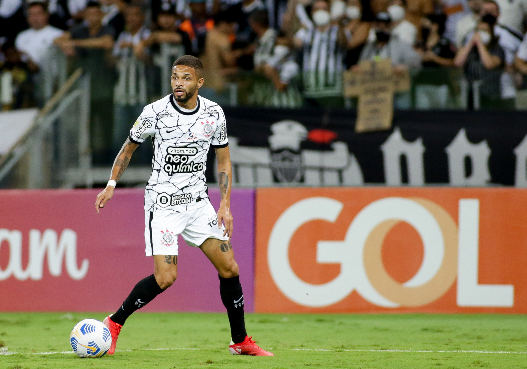 De saída, Vitinho se despede do Corinthians: "Sou grato por tudo"