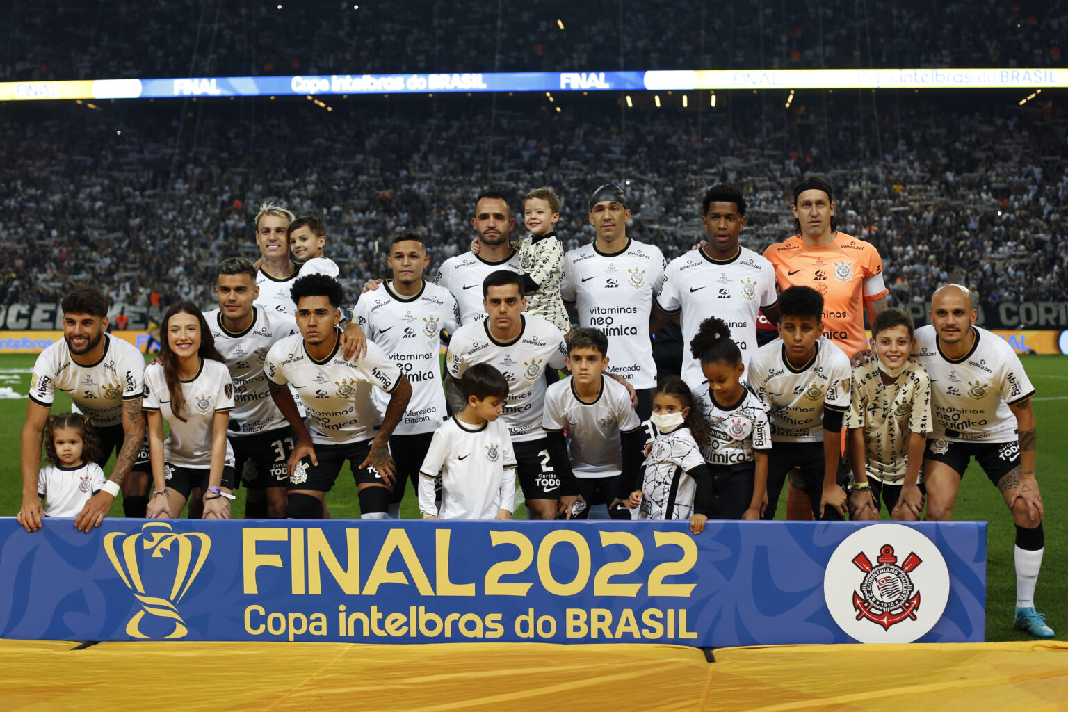 Corinthians divulga escalação com formação diferente para final da Copa ...