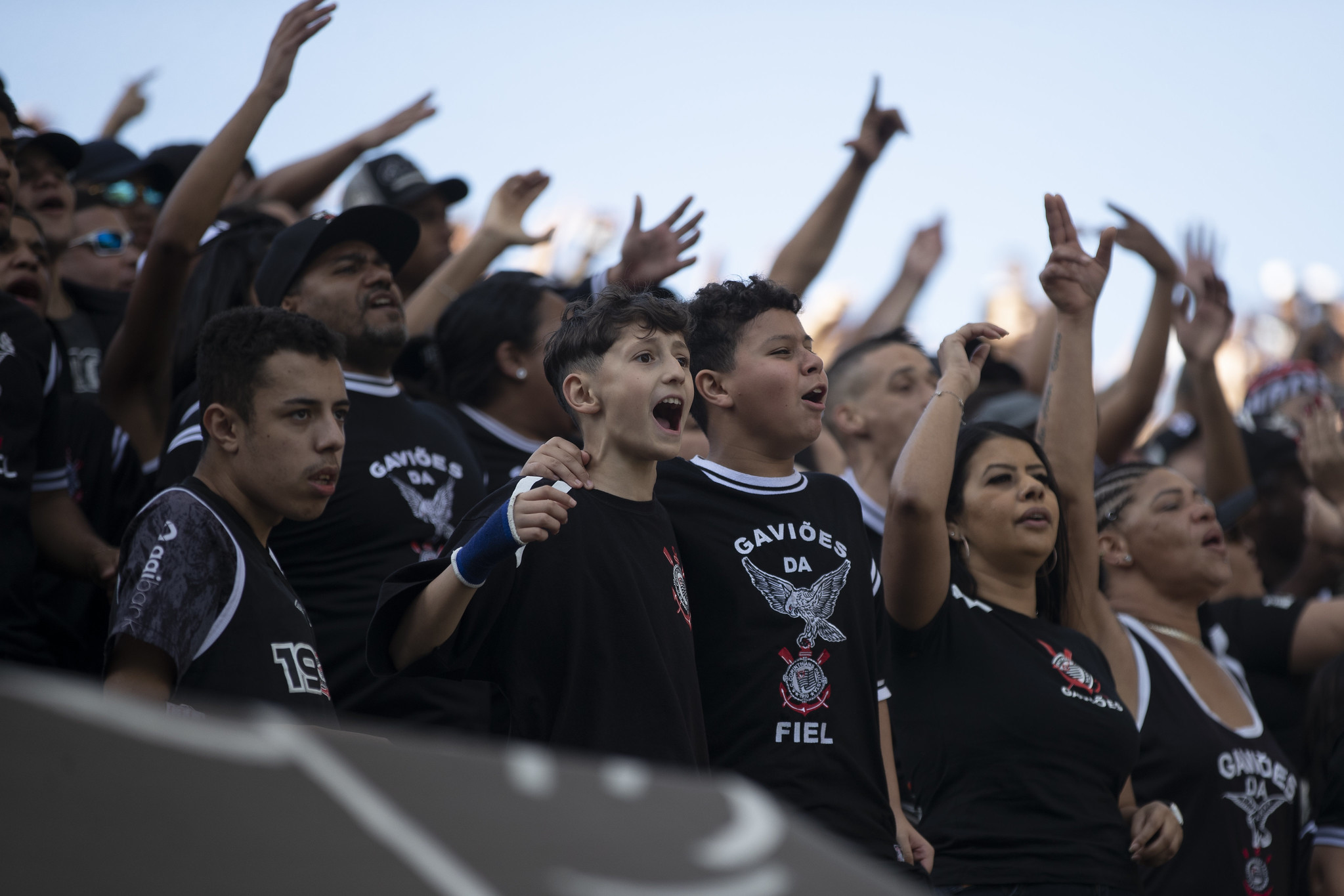 Torcida do Corinthians fica fora do top-3 em pesquisa sobre torcedores ...