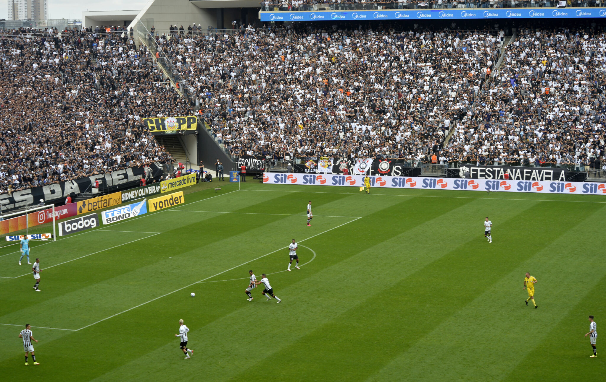 Corinthians fecha acordo de patrocínio para placas de publicidade da ...