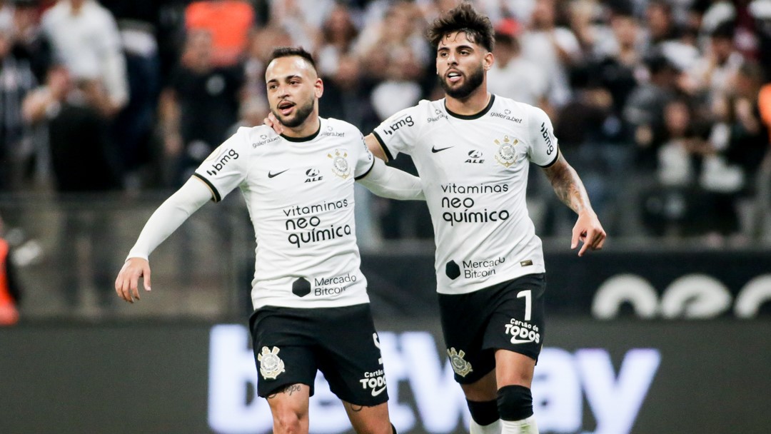 Corinthians defende tabu de quase 12 anos contra o Coritiba