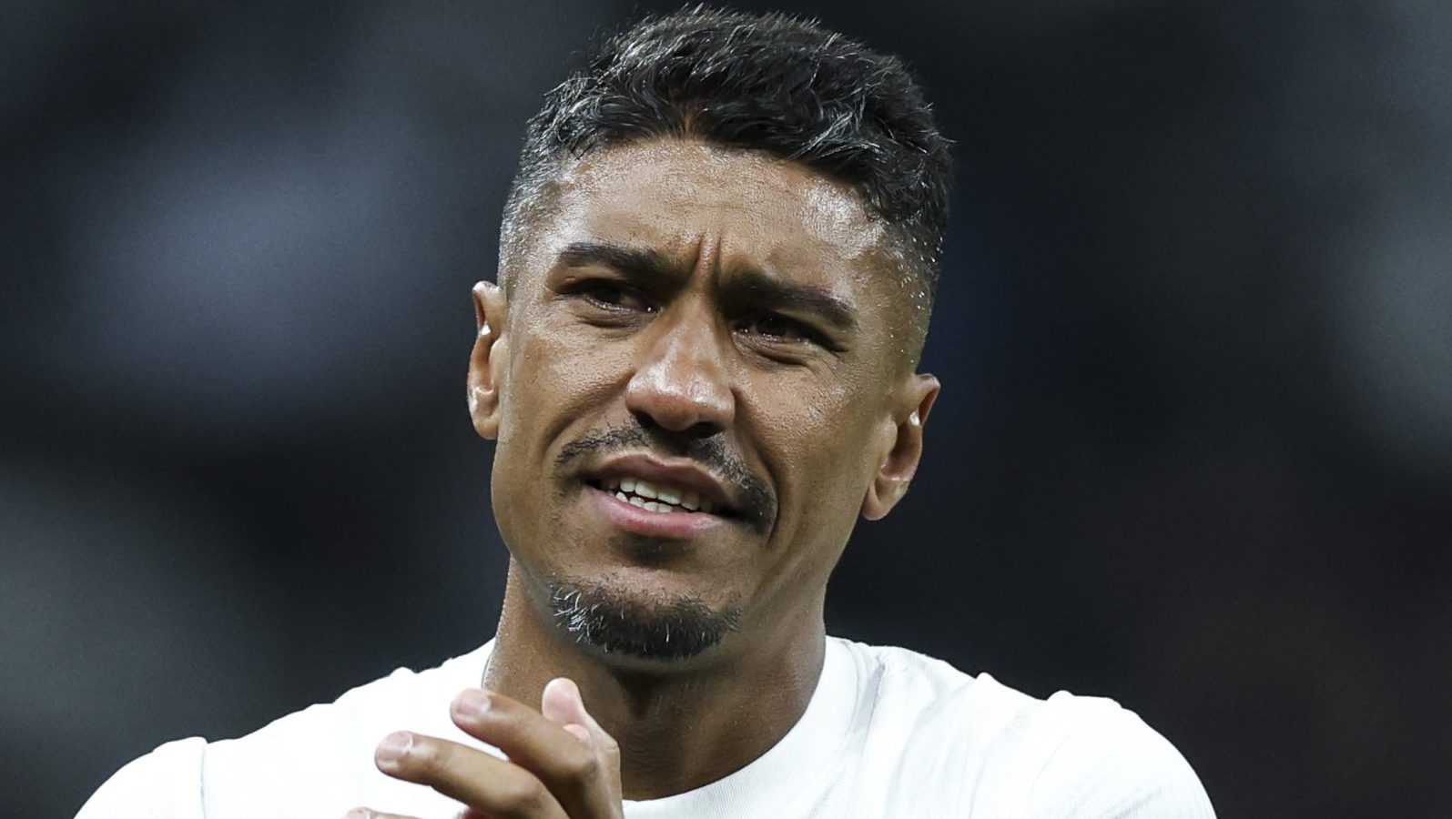 Corinthians se despede de Paulinho e relembra trajetória do meio-campista