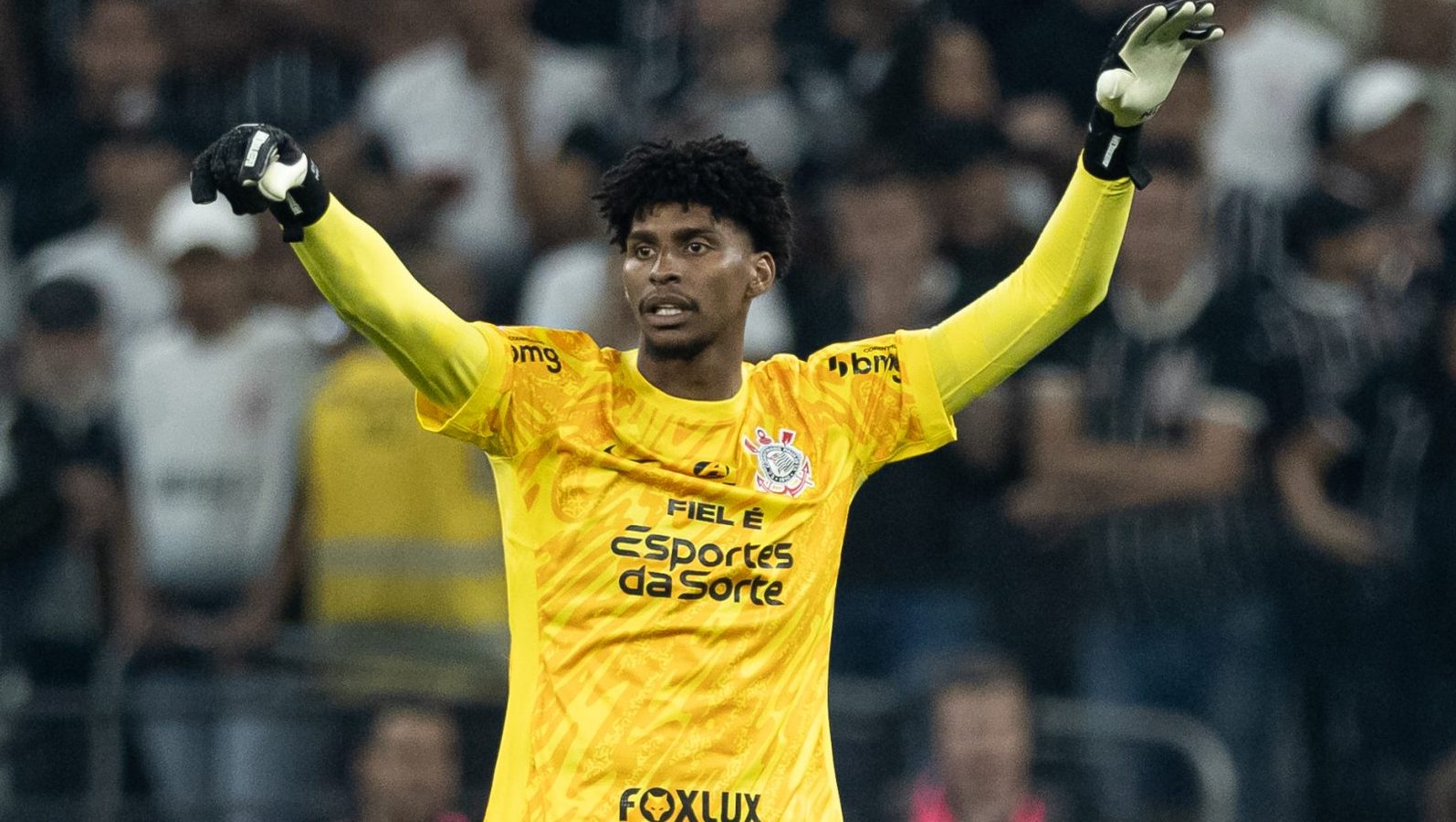 Hugo Souza tem bom início pelo Corinthians e se destaca entre goleiros ...